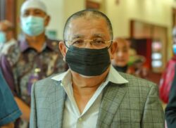 Kronologi kes rasuah Isa Samad - Utusan Malaysia