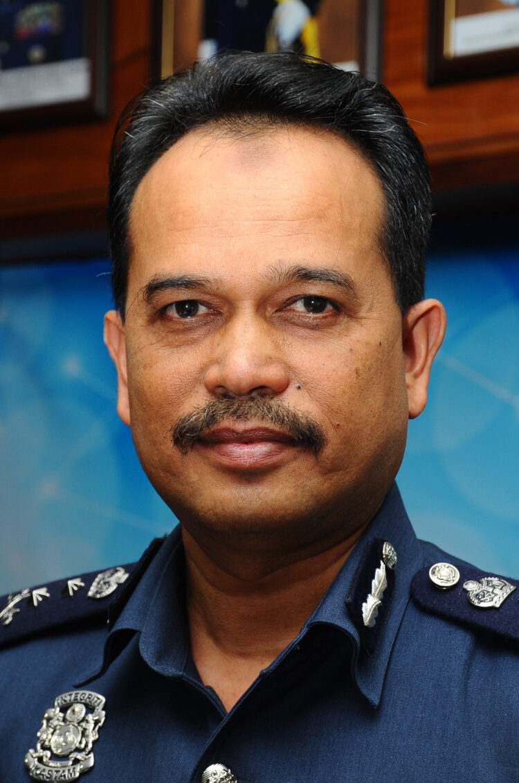Kastam patahkan cubaan seludup kereta terpakai - Utusan Malaysia