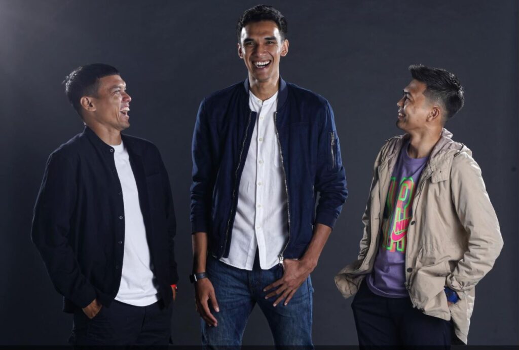 Tiga jejaka ‘hangatkan’ STL - Utusan Malaysia