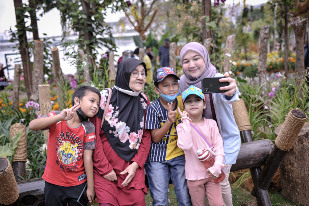 Berdoa tanpa menadah tangan - Utusan Malaysia