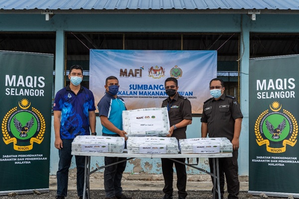 Maqis sumbang 680kg daging kerbau kepada Penjara Penor - Utusan Malaysia