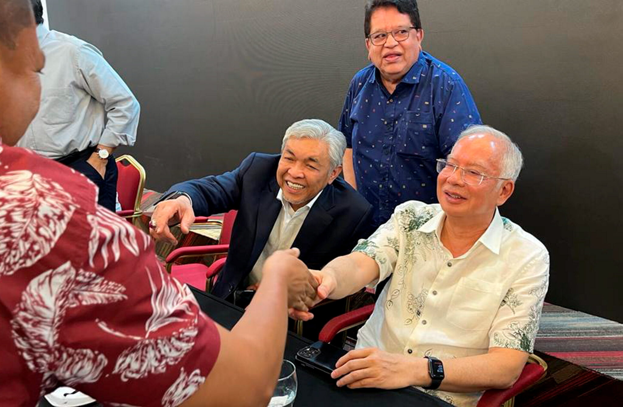 158 Ketua UMNO Bahagian desak PRU segera - Utusan Malaysia