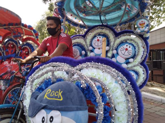 Pengayuh beca Melaka ramai orang muda - Utusan Malaysia