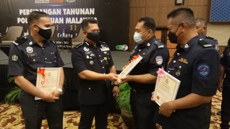 PDRM tingkat kemahiran, kepakaran polis bantuan - Utusan Malaysia