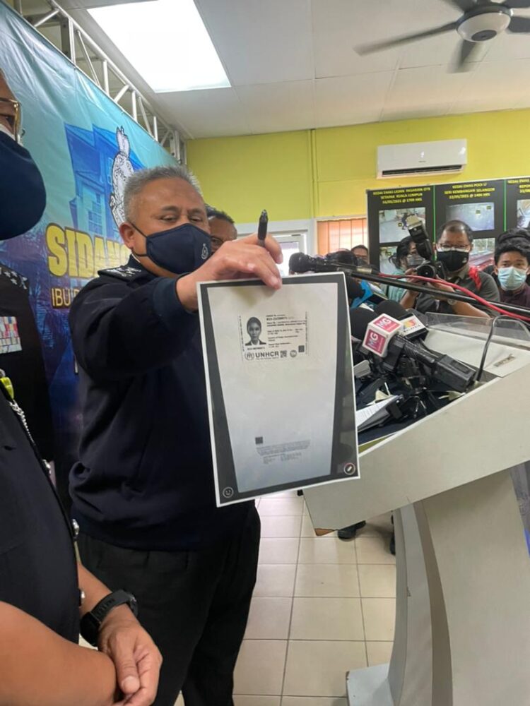 Sajat sah miliki kad UNHCR - Utusan Malaysia