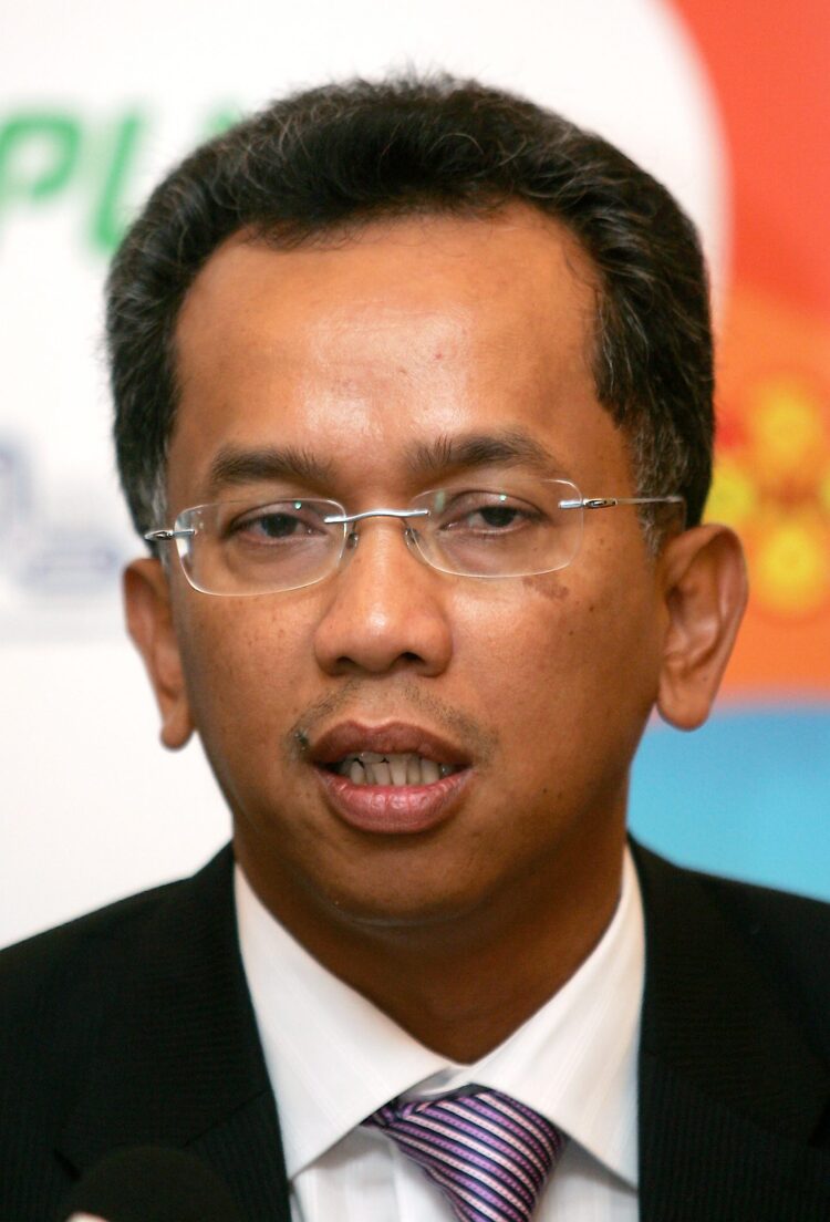 Tampin mahu Shaziman, tolak orang luar