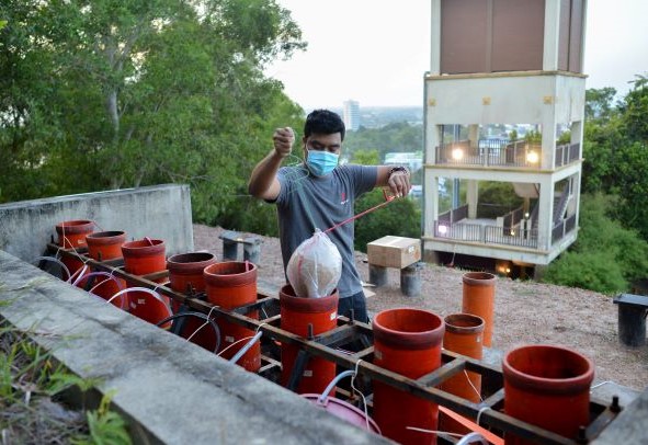 Tradisi bedil penyeri Ramadan - Utusan Malaysia