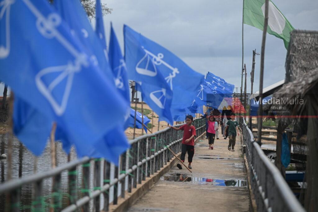 Bendera Parti semakin meriah berkibar - Utusan Malaysia
