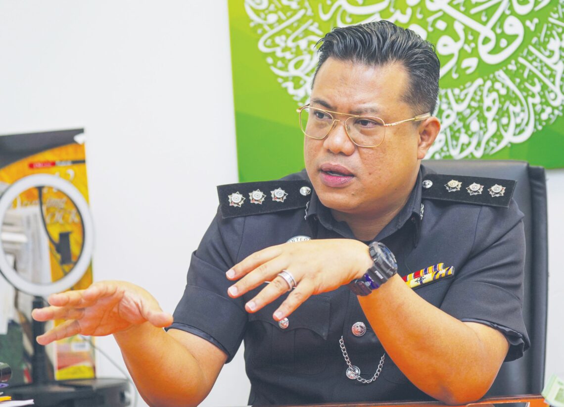 Scammer yang licik atau kita yang bodoh?