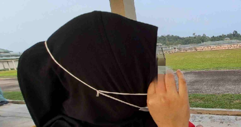 Banduan akhir rindu bersalaman dengan ibu bapa di pagi Syawal