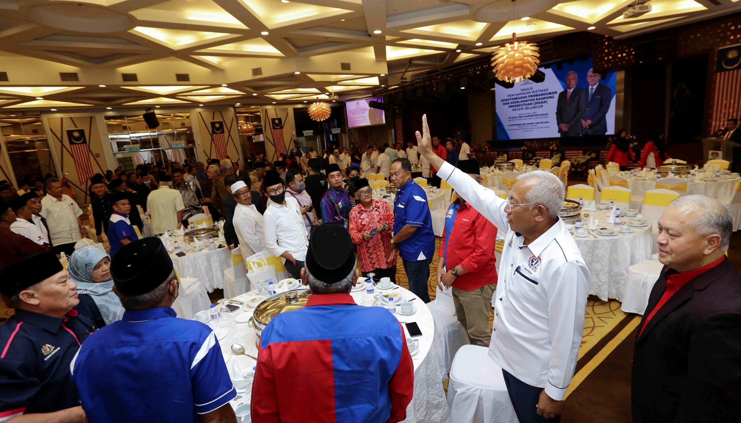 Serah kepada pengurusan parti - Mahdzir Serah kepada pengurusan parti - Mahdzir