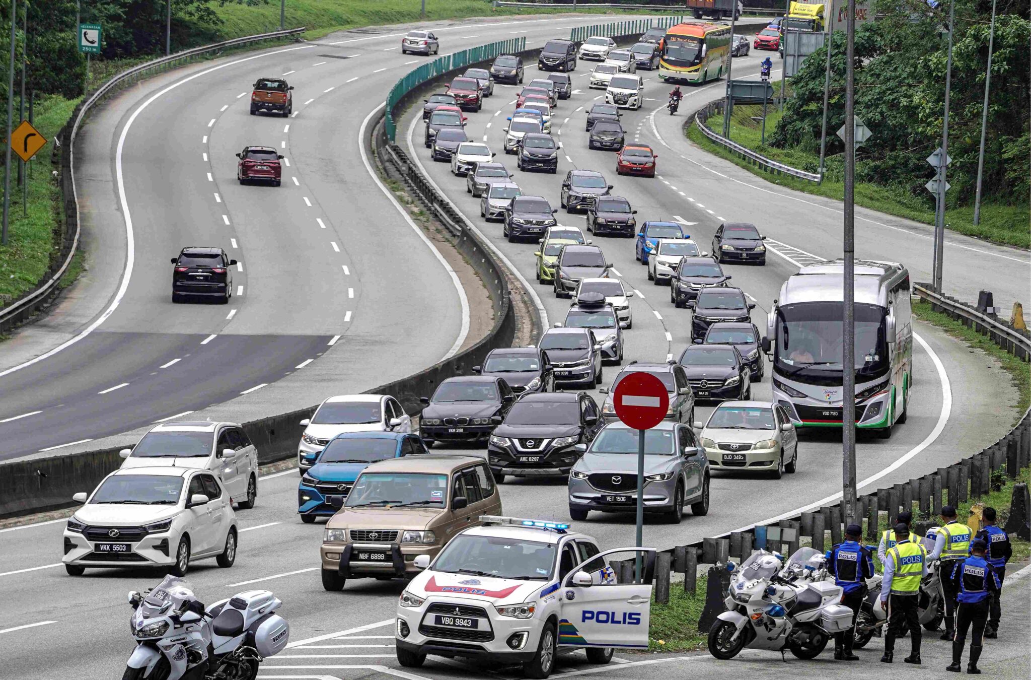 Balik raya, lebuh raya mula sesak pagi ini