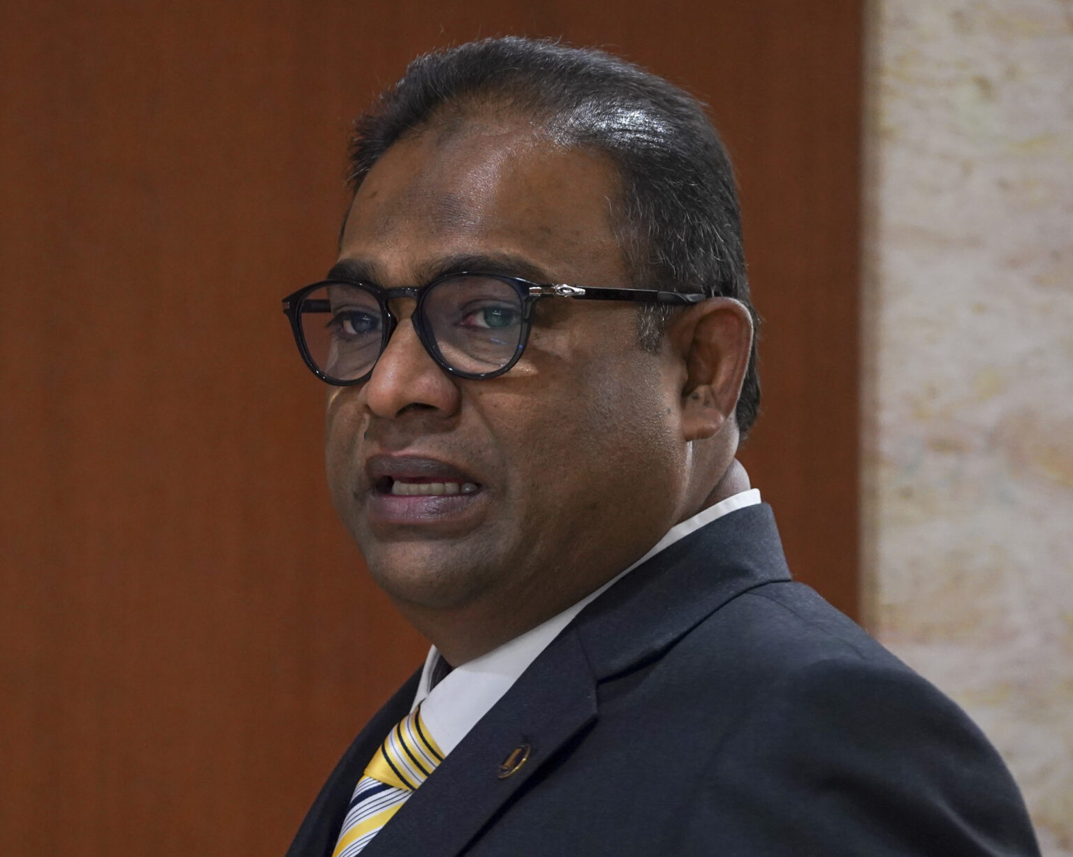 Rayuan Abdul Azeez diputuskan hari ini - Utusan Malaysia