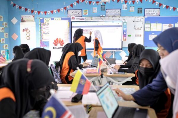 Kelas Hibrid bakal dilengkapi teknologi digital - Utusan Malaysia