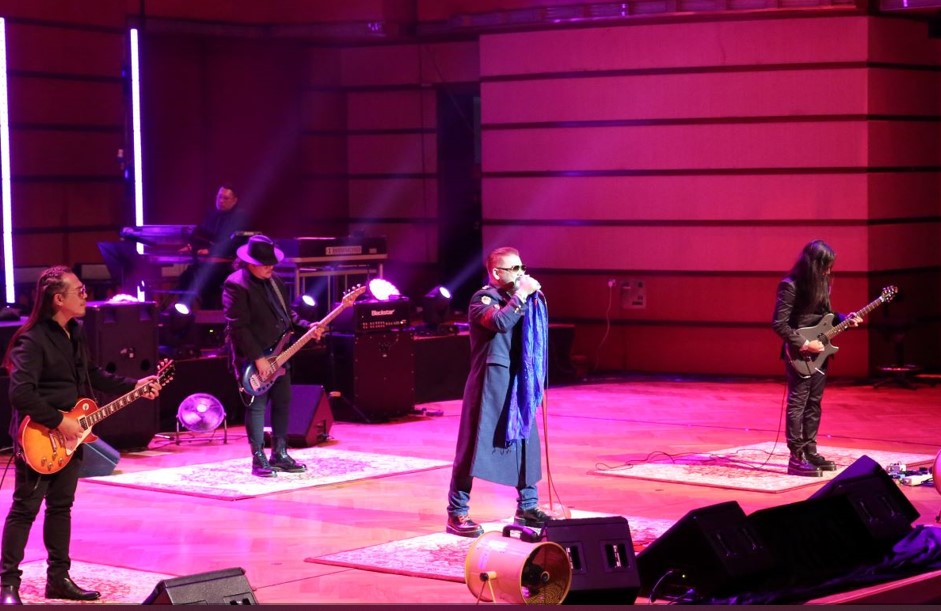 Walau demam, Awie dan Wings tetap gegarkan DFP - Utusan Malaysia