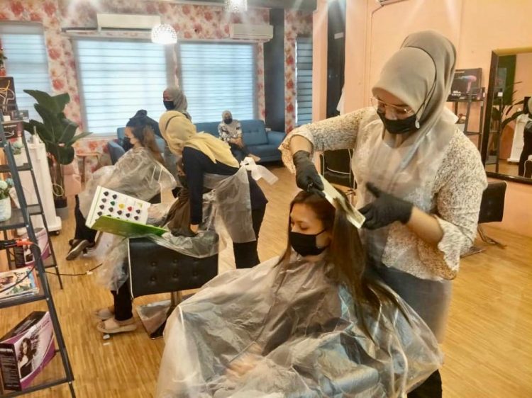 PKP: Pemilik kedai dandanan rambut sekali lagi terkesan - Utusan Malaysia