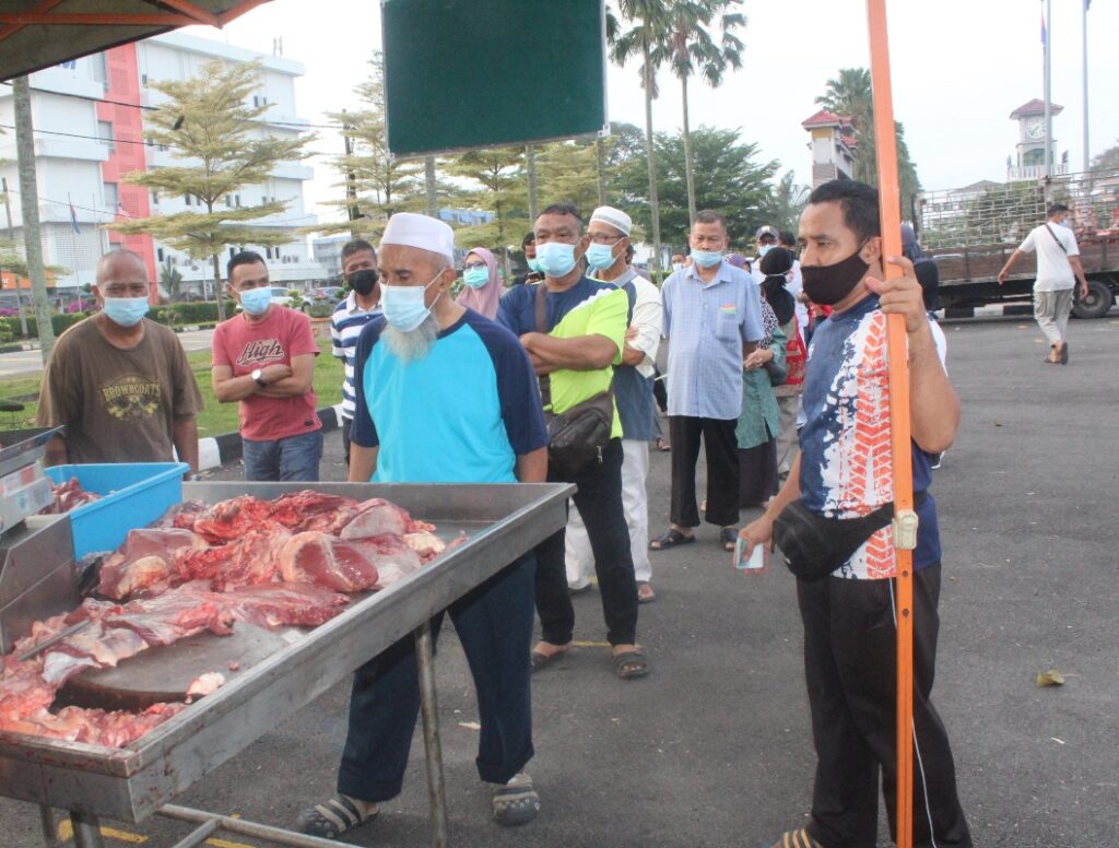 Daging lembu segar jadi tumpuan ramai - Utusan Malaysia