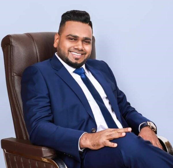 Datuk Malik mahu beri kerjasama penuh kepada SPRM - Utusan Malaysia