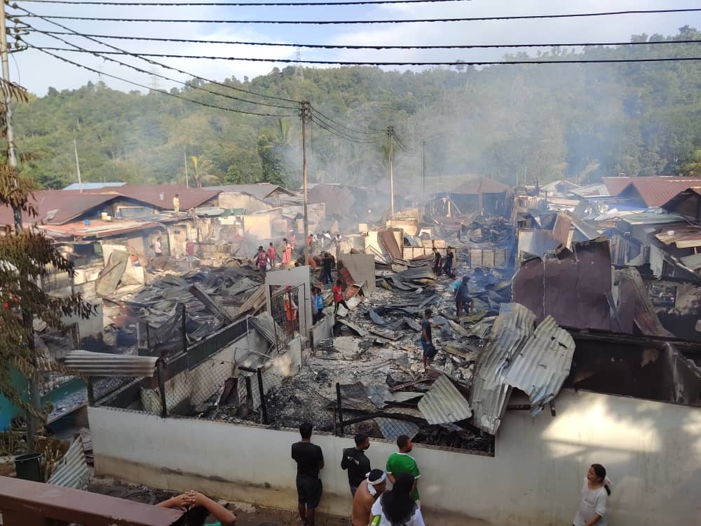 16 rumah setinggal musnah dalam kebakaran - Utusan Malaysia