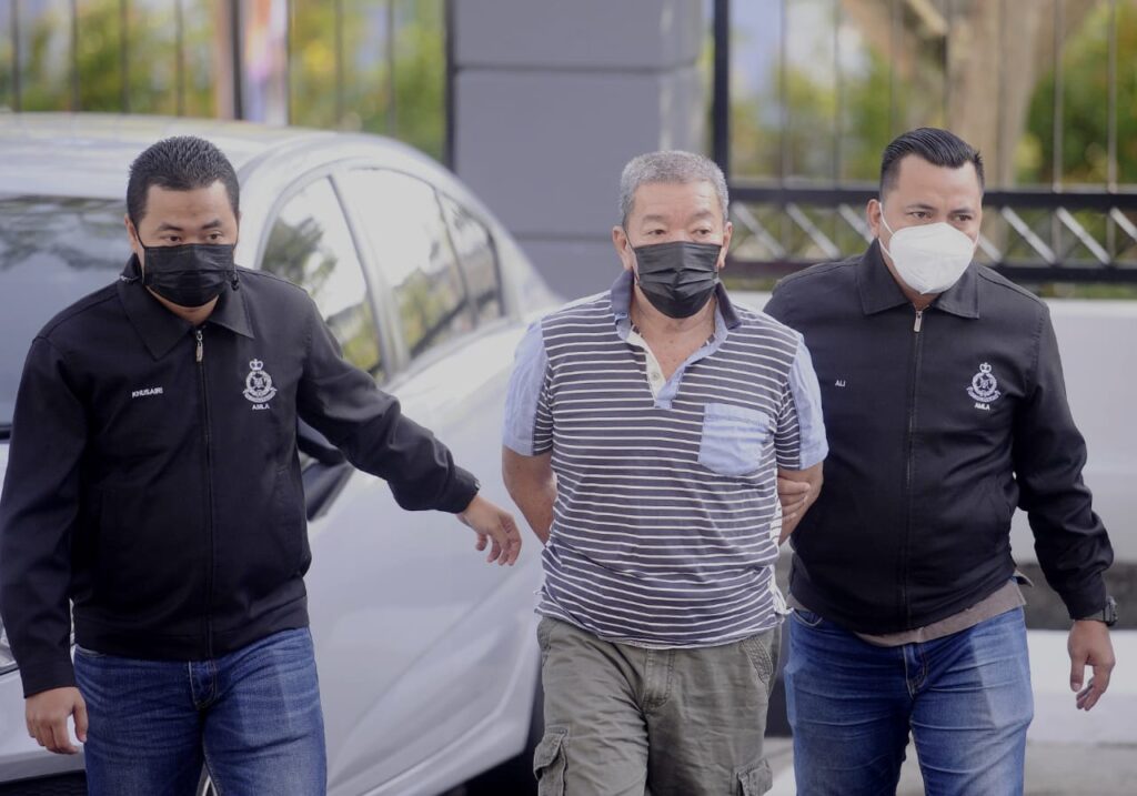 Warga emas didakwa kes pengubahan wang haram RM2.7 juta - Utusan Malaysia