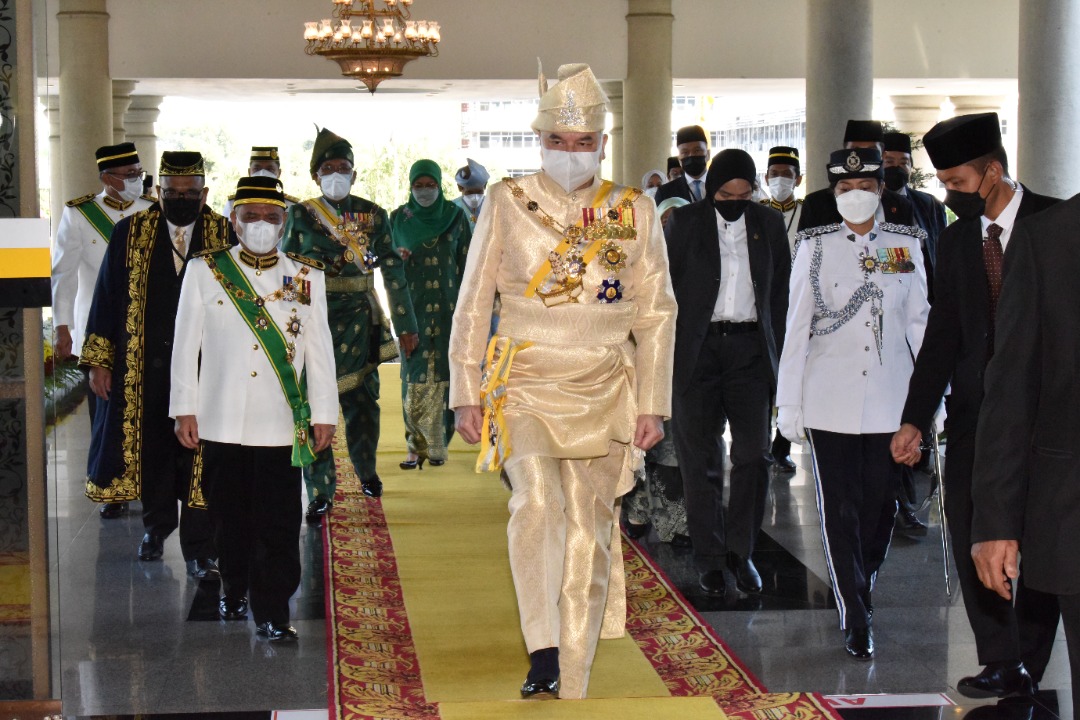 Sultan Nazrin mahu rumah untuk rakyat miskin ditambah - Utusan Malaysia