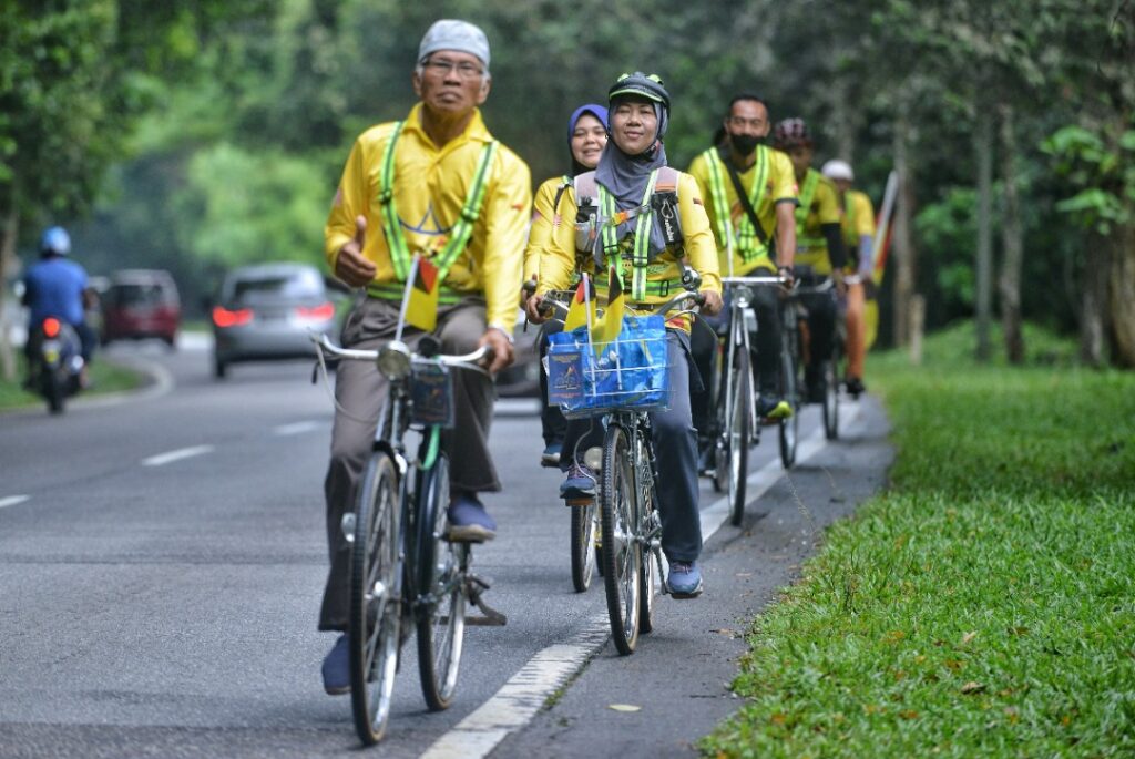 Berbasikal klasik rentas tiga negeri - Utusan Malaysia