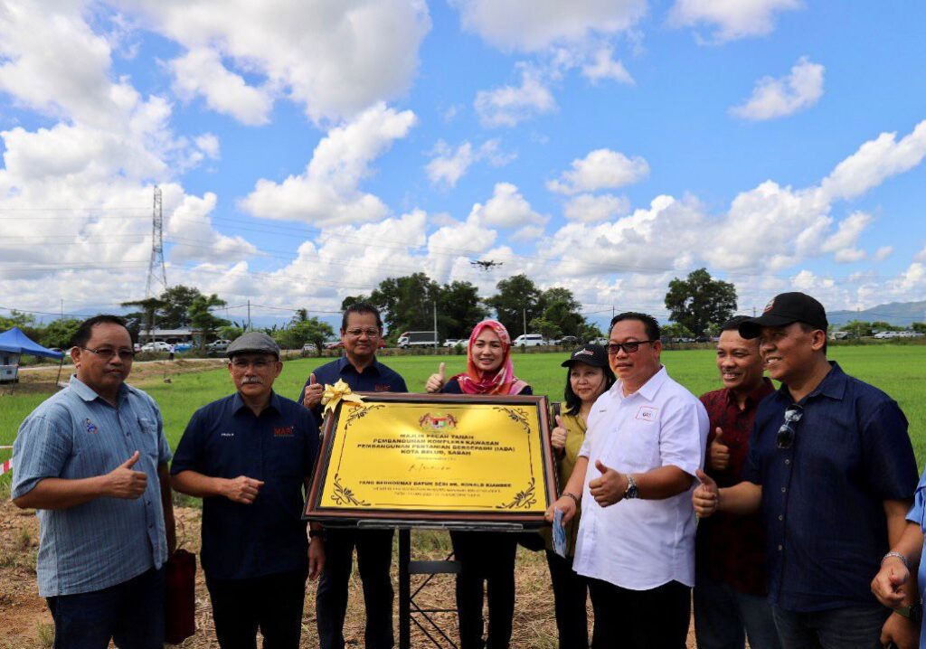 Bunga Ketam Guri, Telang bakal jadi identiti batik Kelantan - Utusan ...