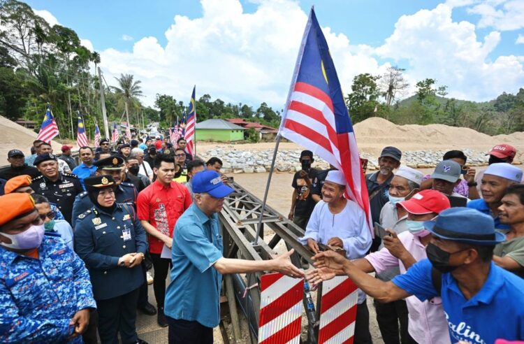 Perdana Menteri lawat lokasi kepala air Kampung Iboi