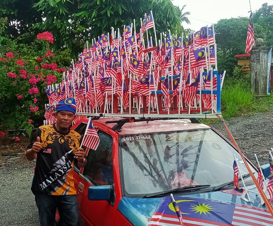 Bangga pandu 'bahtera merdeka' jelajah Kota Tinggi - Utusan Malaysia