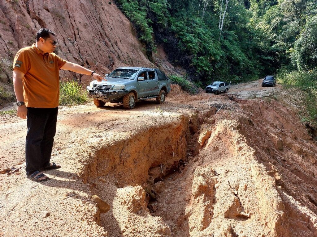 Jalan utama Pos Balar perlu peruntukan lebih RM200,000 - Utusan Malaysia