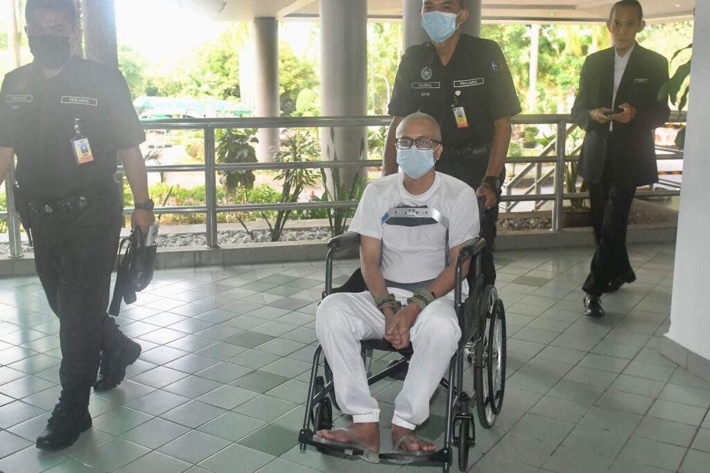 Mekanik lumpuh lepas hukuman sebatan - Utusan Malaysia