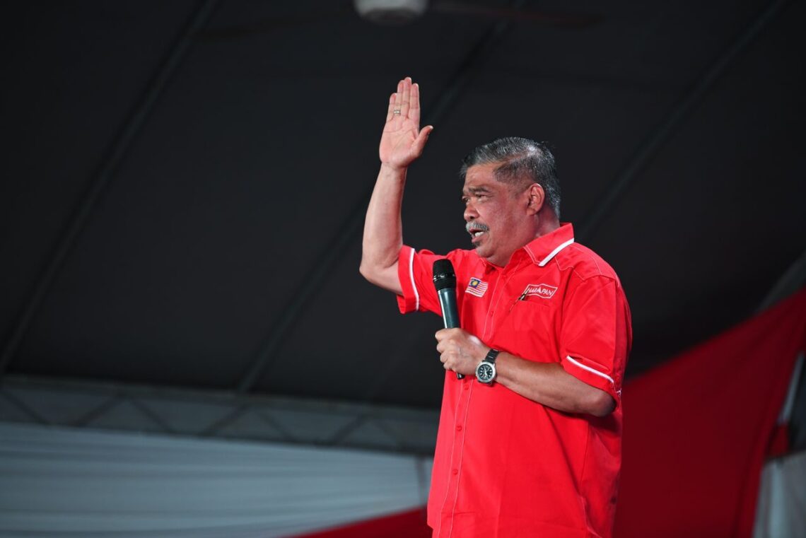 ‘Saya ‘salute’ pegawai-pegawai kerajaan' -Mat Sabu