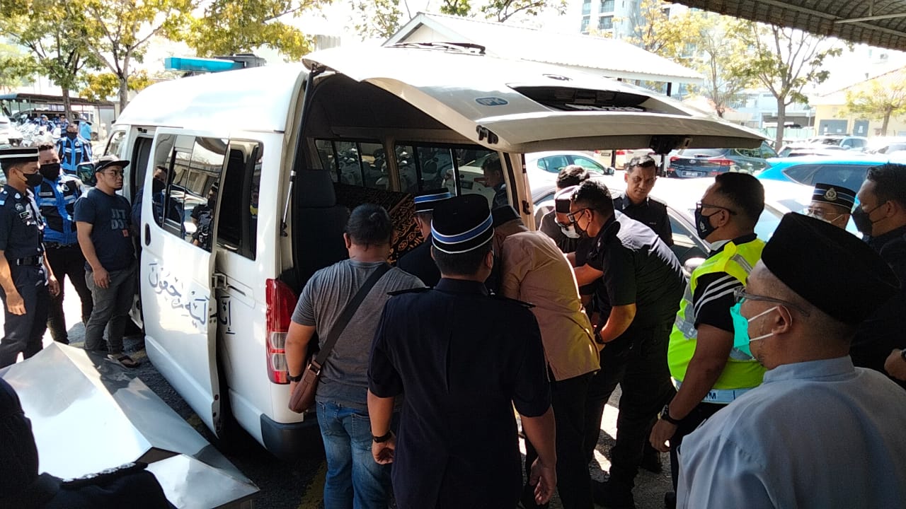 Anggota polis terbunuh selepas bertugas pantau PRU15 - Utusan Malaysia