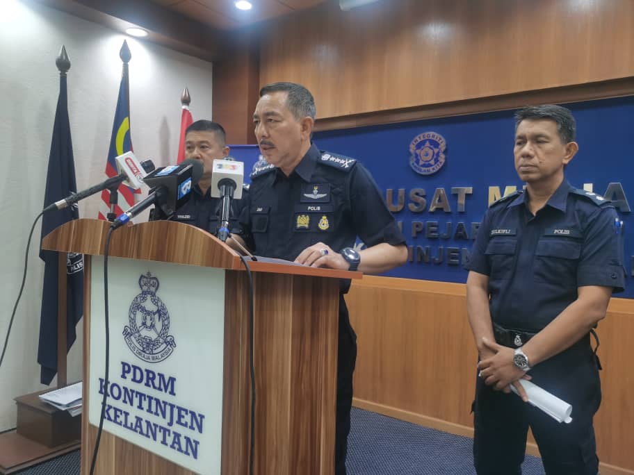 Dua lelaki sebar kertas undi guna WhatsApp ditahan