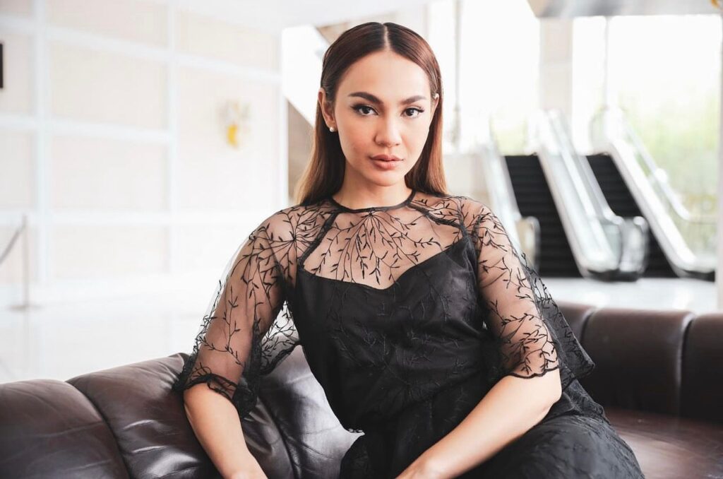 Tak perlu masuk campur, doa yang baik sahaja untuk Puteri Sarah ...