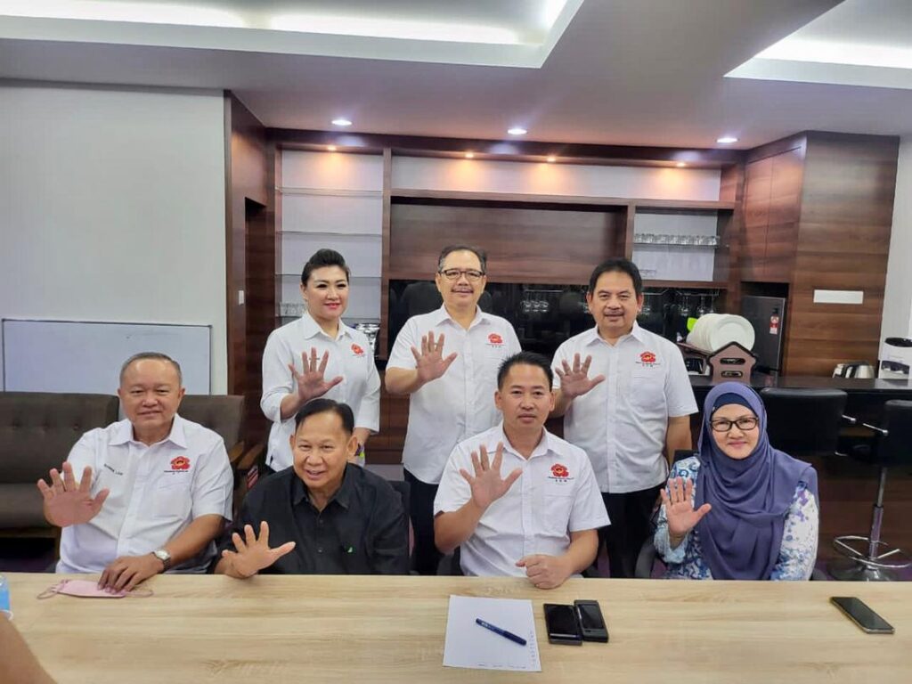 Parti KDM buat pusingan-U kembali sokong Hajiji - Utusan Malaysia