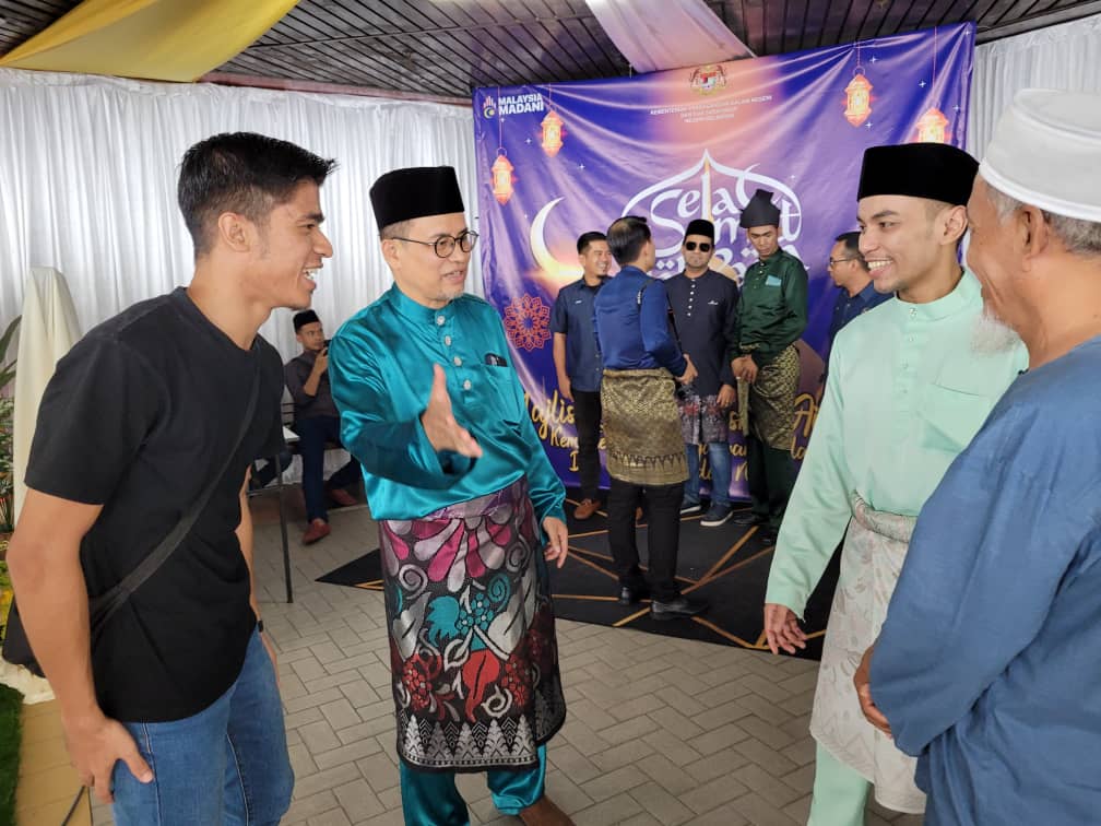 Wanita jual gula harga mahal ditahan