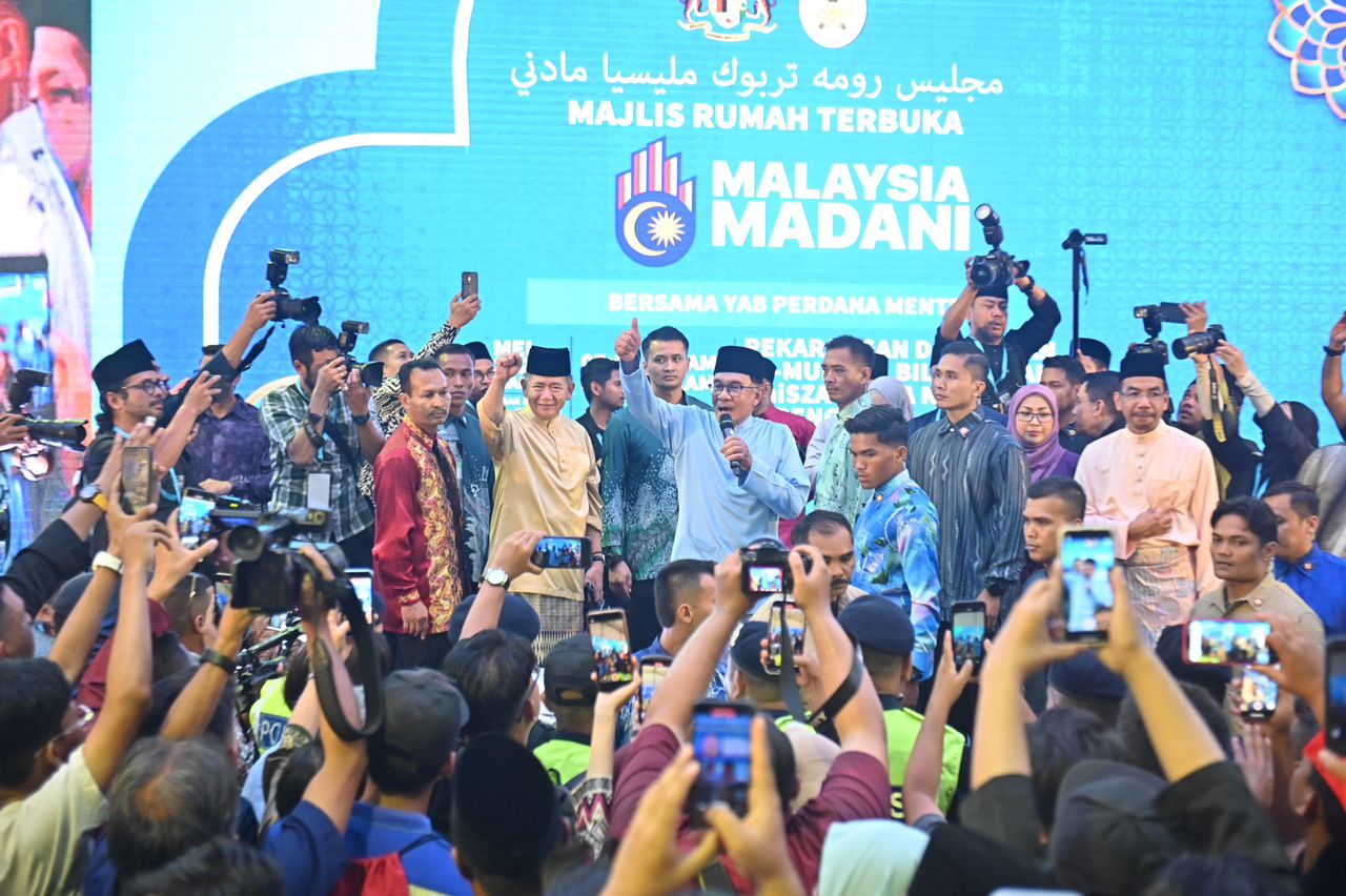Anwar umum peruntukan tambahan RM50 juta untuk mangsa banjir - Utusan Malaysia