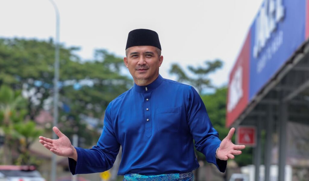 Aaron Aziz bengang difitnah 'meninggal dunia' - Utusan Malaysia