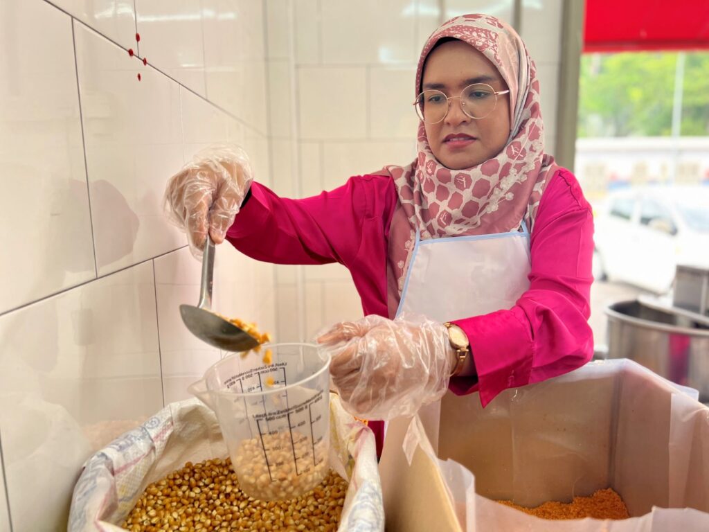 Daripada jurutera kepada usahawan bertih jagung