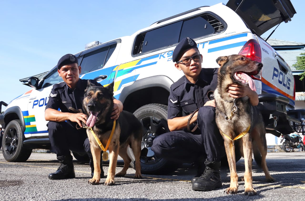 Anjing pengesan Chulio, Rocky terima Pingat Jasamu Dikenang
