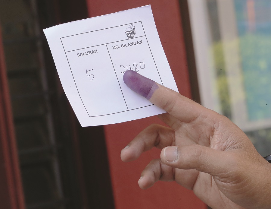 PRU15: Pilih BN, PN atau PH? PRU15: Pilih BN, PN atau PH?