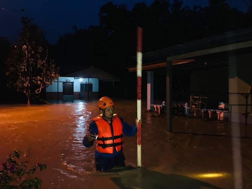 Banjiir terus landa Baling, hospital turut dinaiki air - Utusan Malaysia