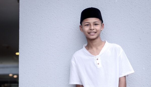 Adam Darwish bantu biaya kos rawatan ibu