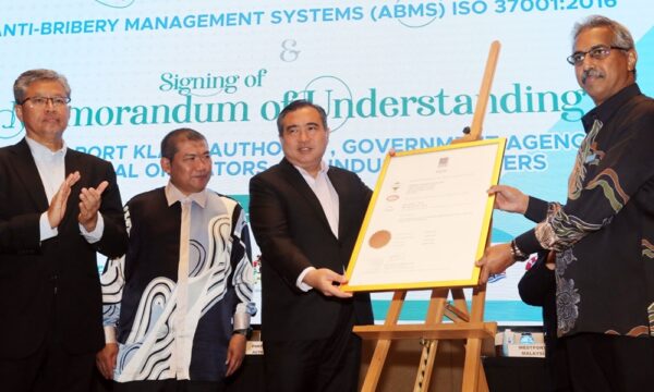 Pembukaan rasmi Depoh Kontena Nasional - Utusan Malaysia