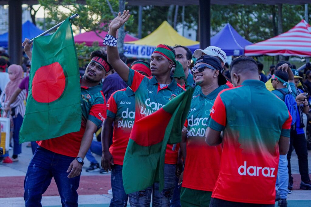 Berperikemanusiaan kepada pekerja asing - Utusan Malaysia