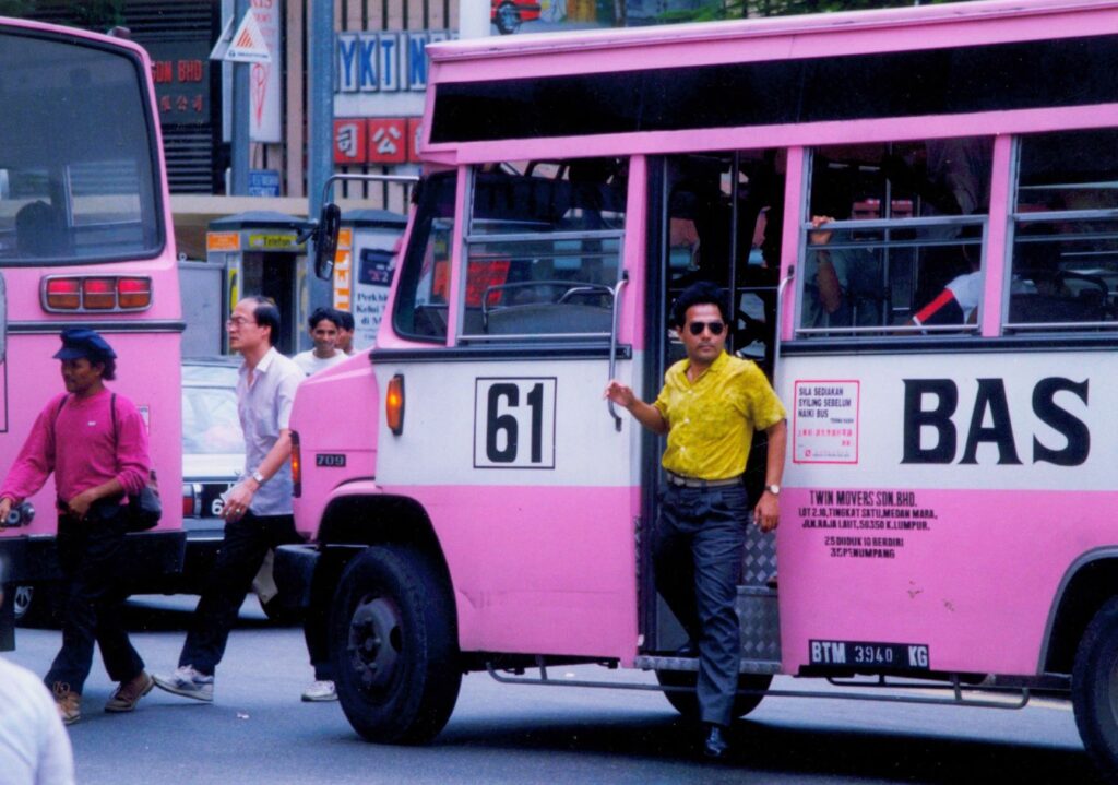 Rakyat amat berharap bas mini muncul kembali - Utusan Malaysia