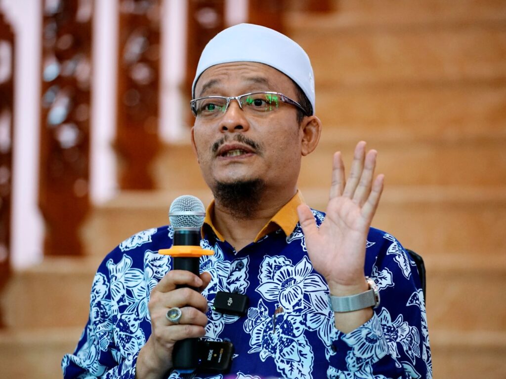 Contohi kaedah komunikasi Ustaz Kazim Elias - Utusan Malaysia