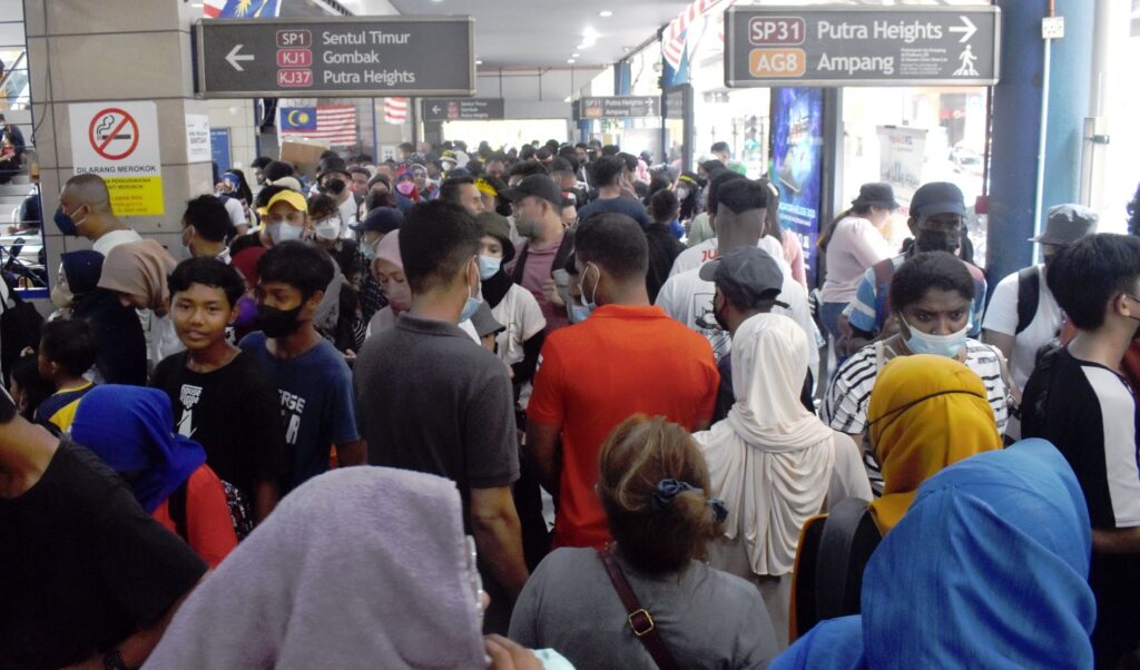 Kecewa khidmat LRT pada 31 Ogos - Utusan Malaysia