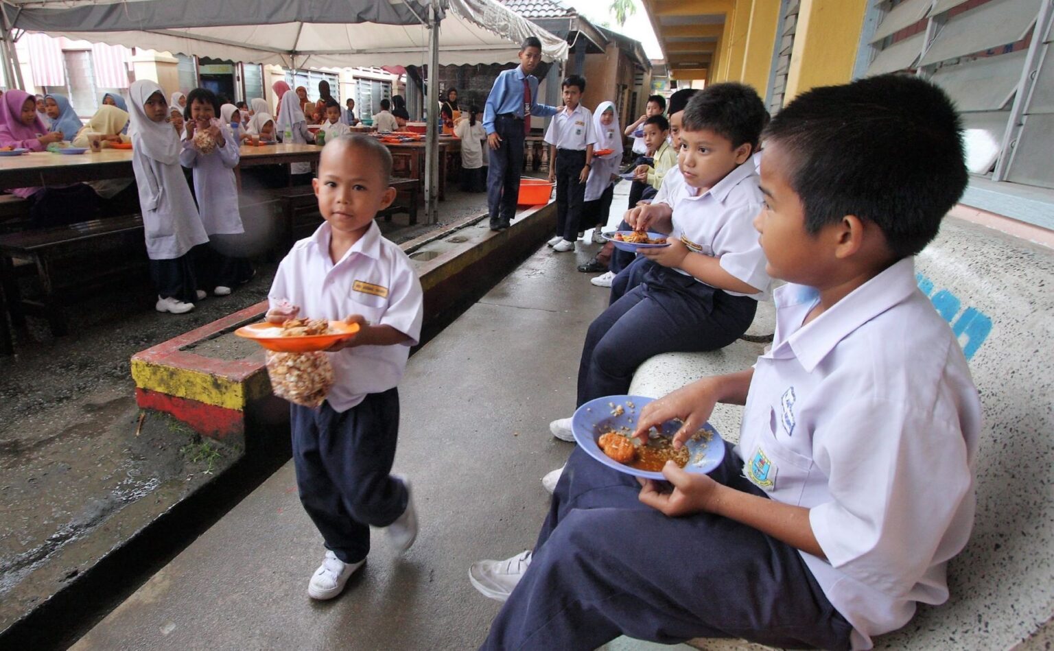 Benarkan pengusaha kantin sekolah naikkan harga jualan